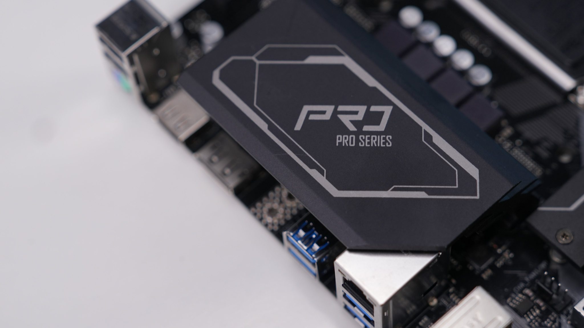 Đánh giá ASRock B660M Pro RS - Tiếp nối truyền thống vẻ vang - Tiến Sư ...