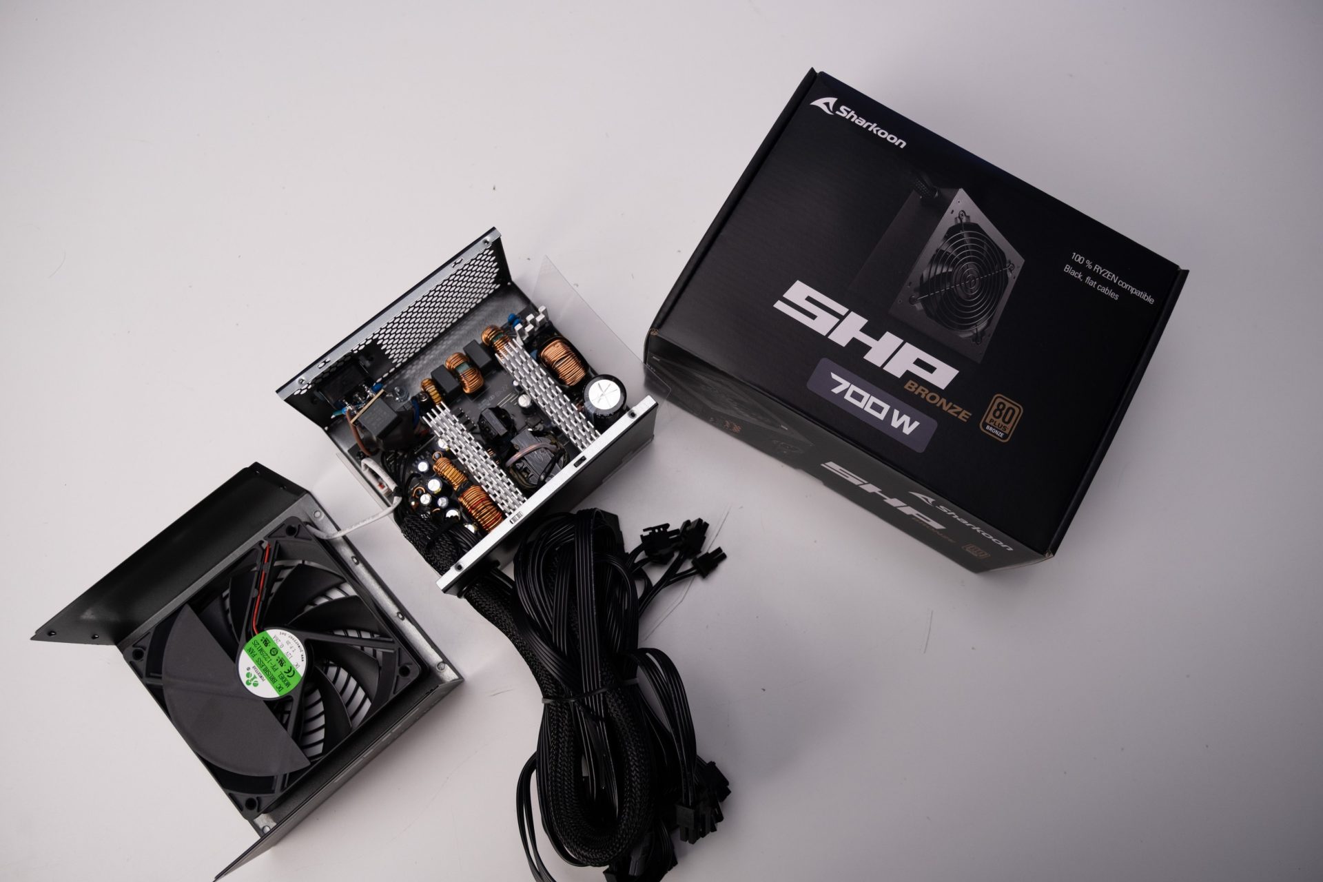 Đánh giá PSU Sharkoon SHP 700W Bronze - Tụ Nhật, hiệu suất tốt trong phân khúc giá - Tiến Sư ...